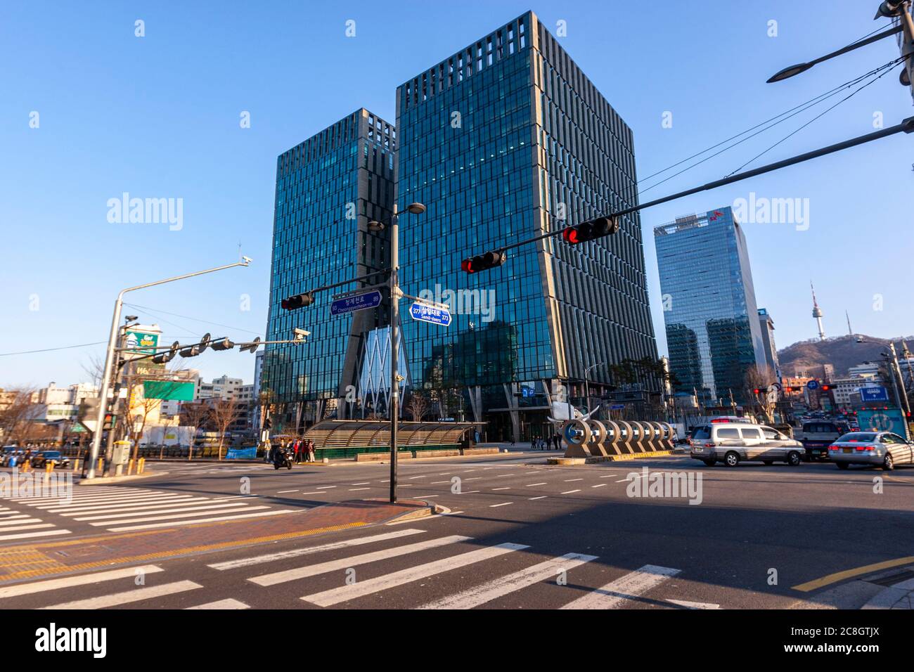 Signature towers hi-res stock photography and images - Alamy