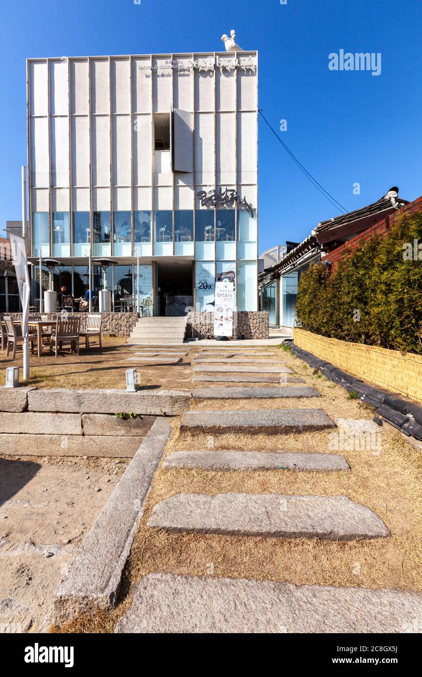 Blue bottle coffee samcheong cafe hi-res stock photography and images ...