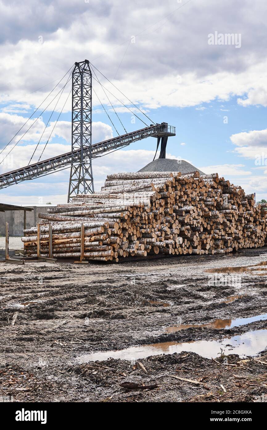 Factory conveyors hi-res stock photography and images - Alamy