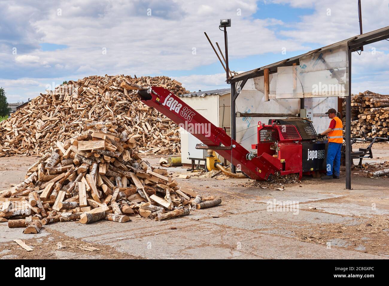 Modern wood processor hi-res stock photography and images - Alamy