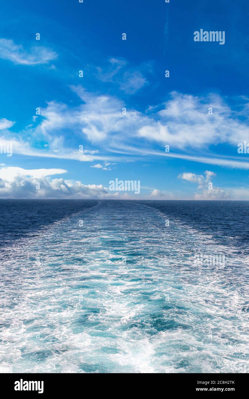 Boat trace in the sea in a summer day Stock Photo - Alamy