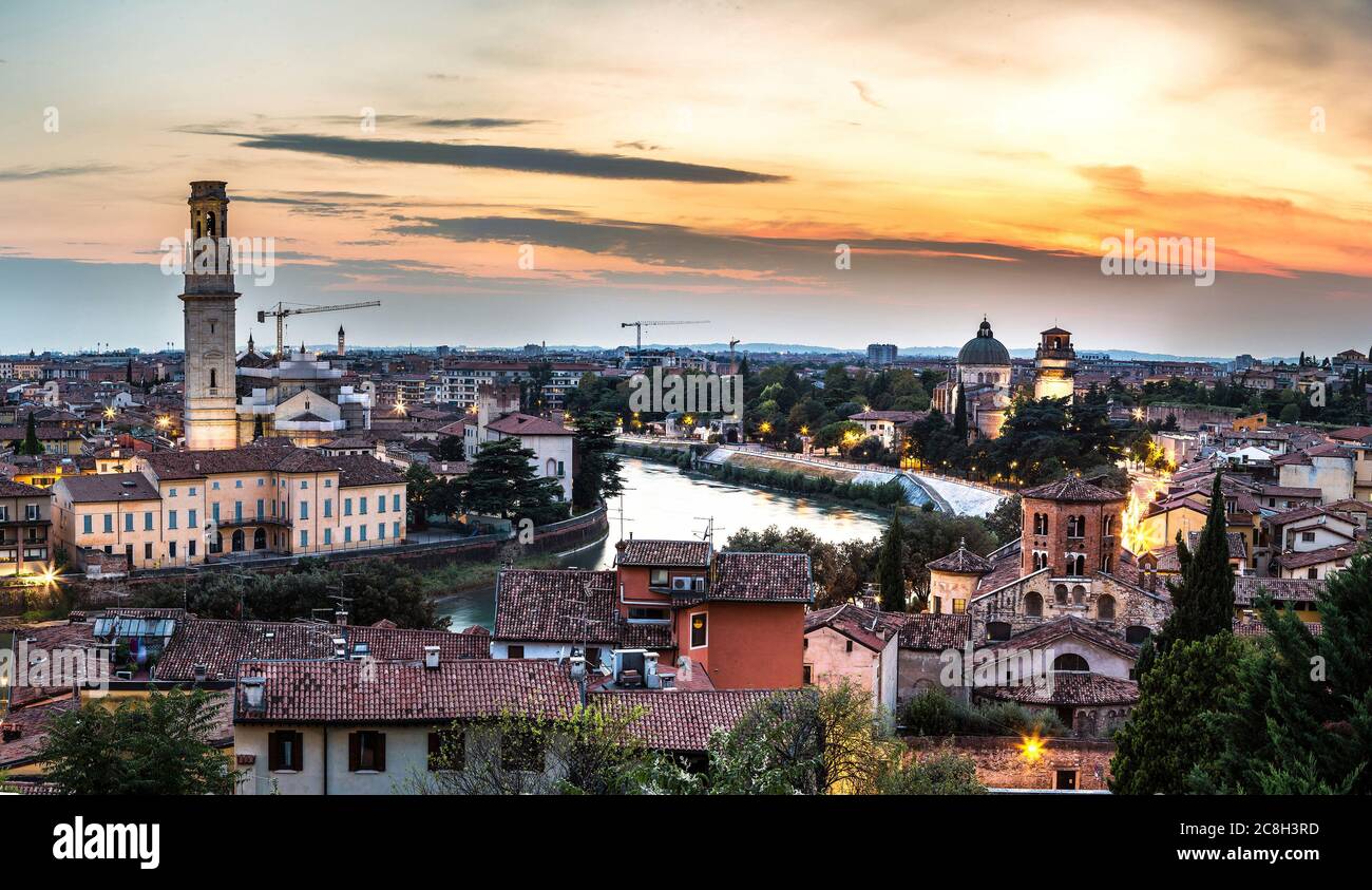 Panorama verona skyline night italy hi-res stock photography and images ...
