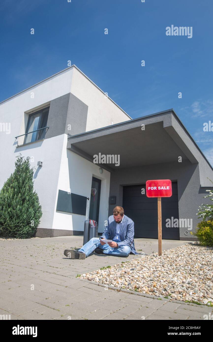 Construction without money hi-res stock photography and images - Alamy