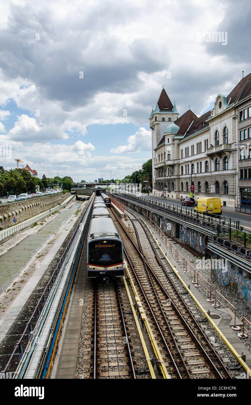 Vienna district town hall for hietzing and penzing hi-res stock ...
