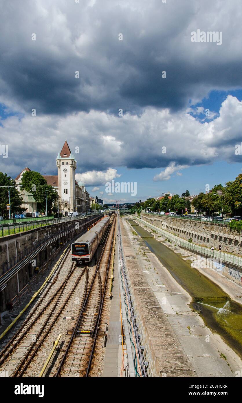 Vienna district town hall for hietzing and penzing hi-res stock ...