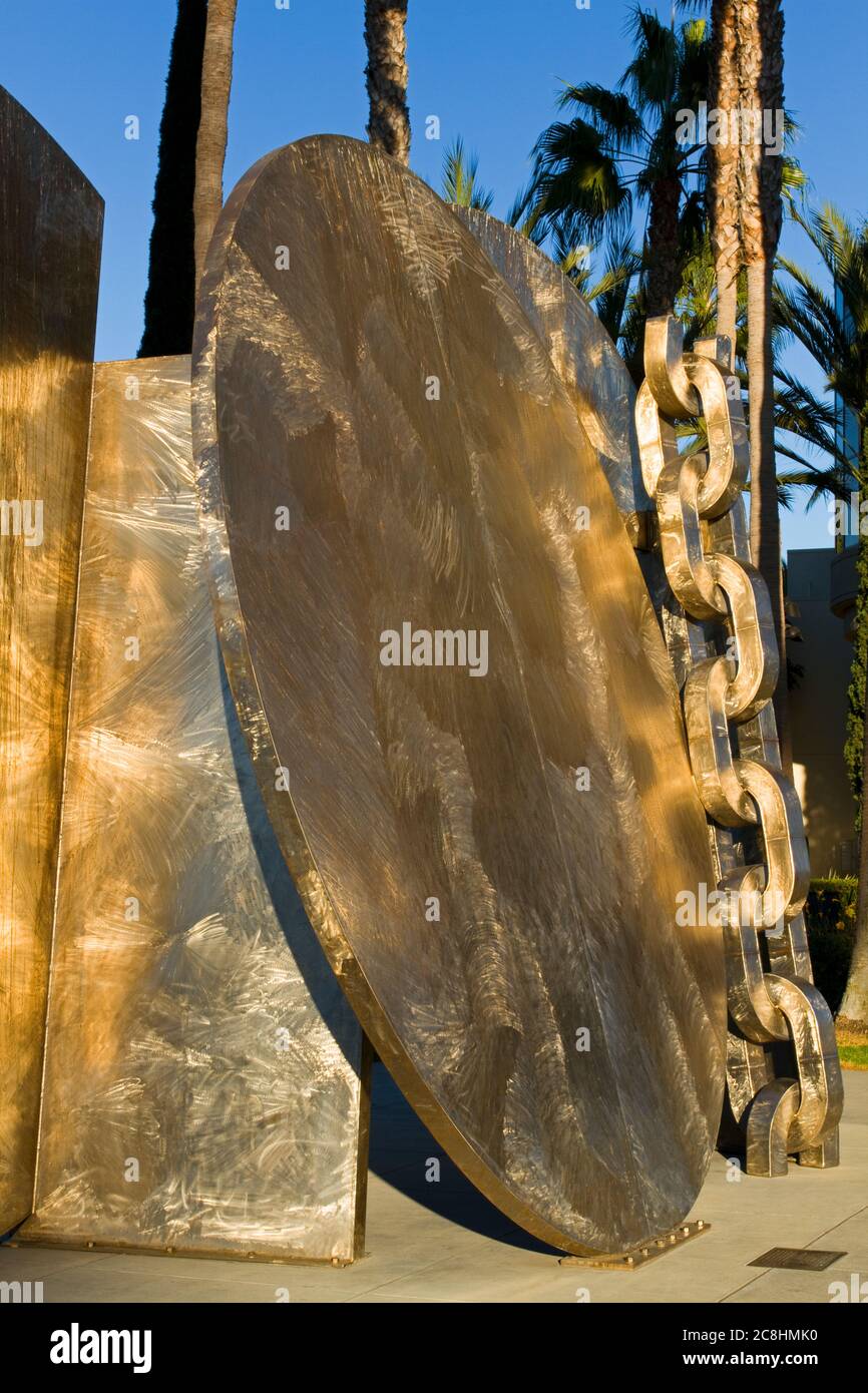 'Breaking the Chains" sculpture by Melvin Edwards on Martin Luther King ...