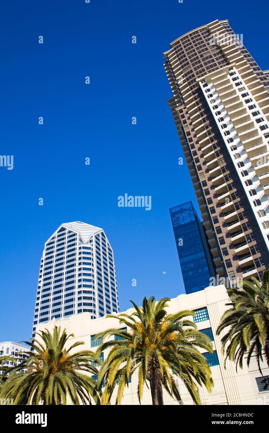 One california plaza hi-res stock photography and images - Alamy