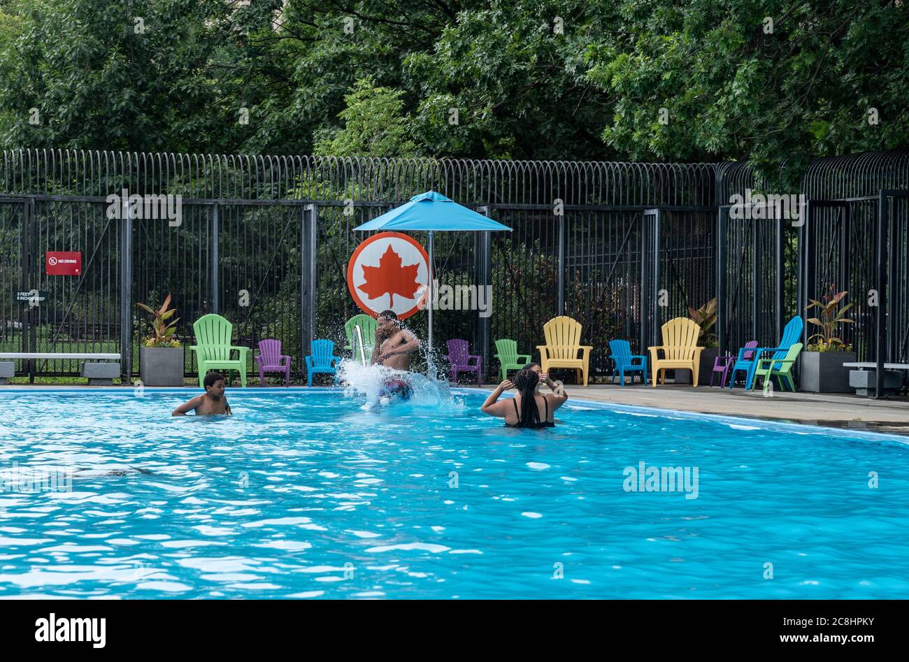New york city swimming pools hi-res stock photography and images - Alamy