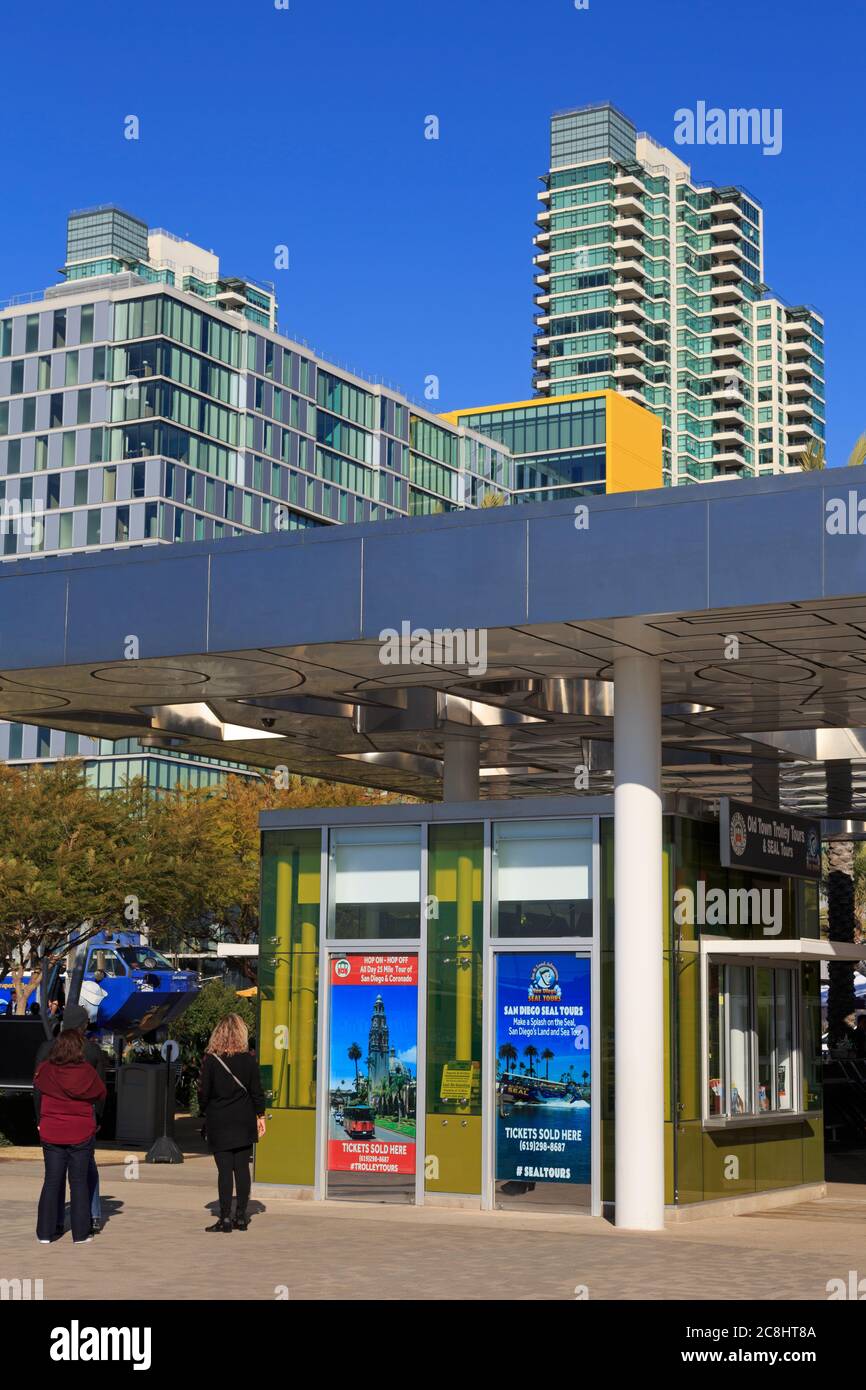 North harbor drive hi-res stock photography and images - Alamy