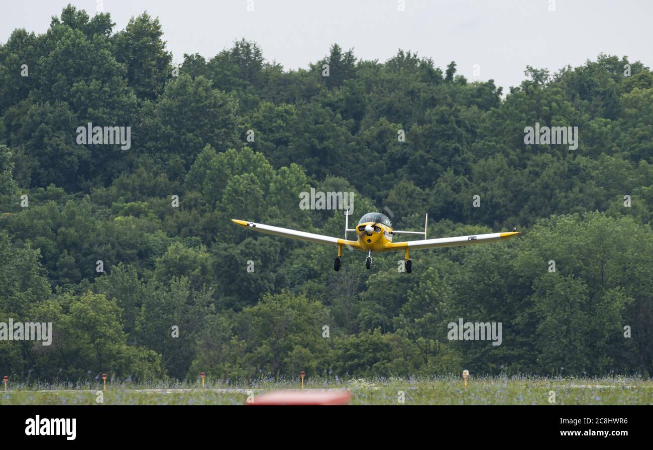 Jessica cox pilot hi-res stock photography and images - Alamy