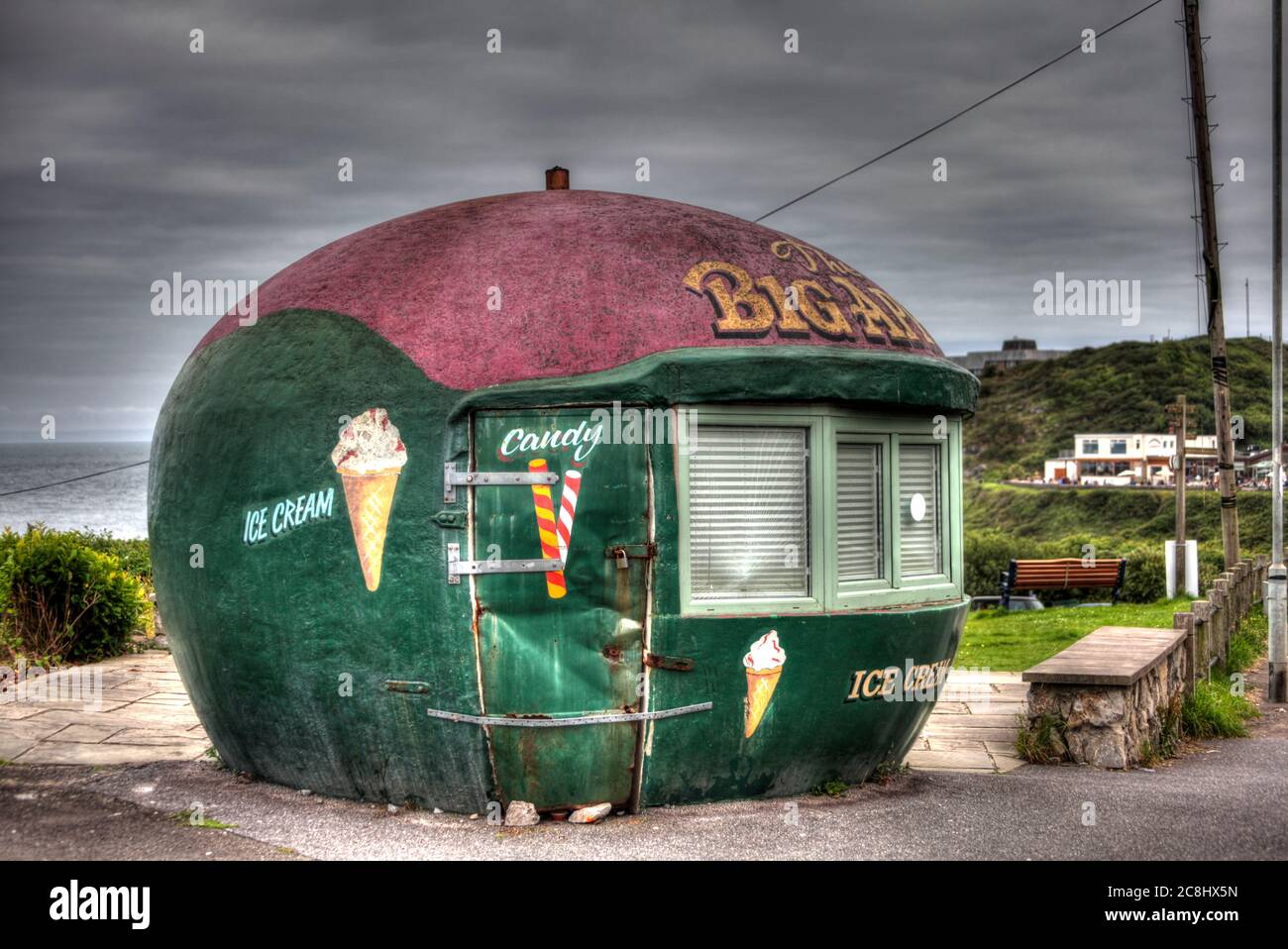 Apple shaped hi-res stock photography and images - Alamy