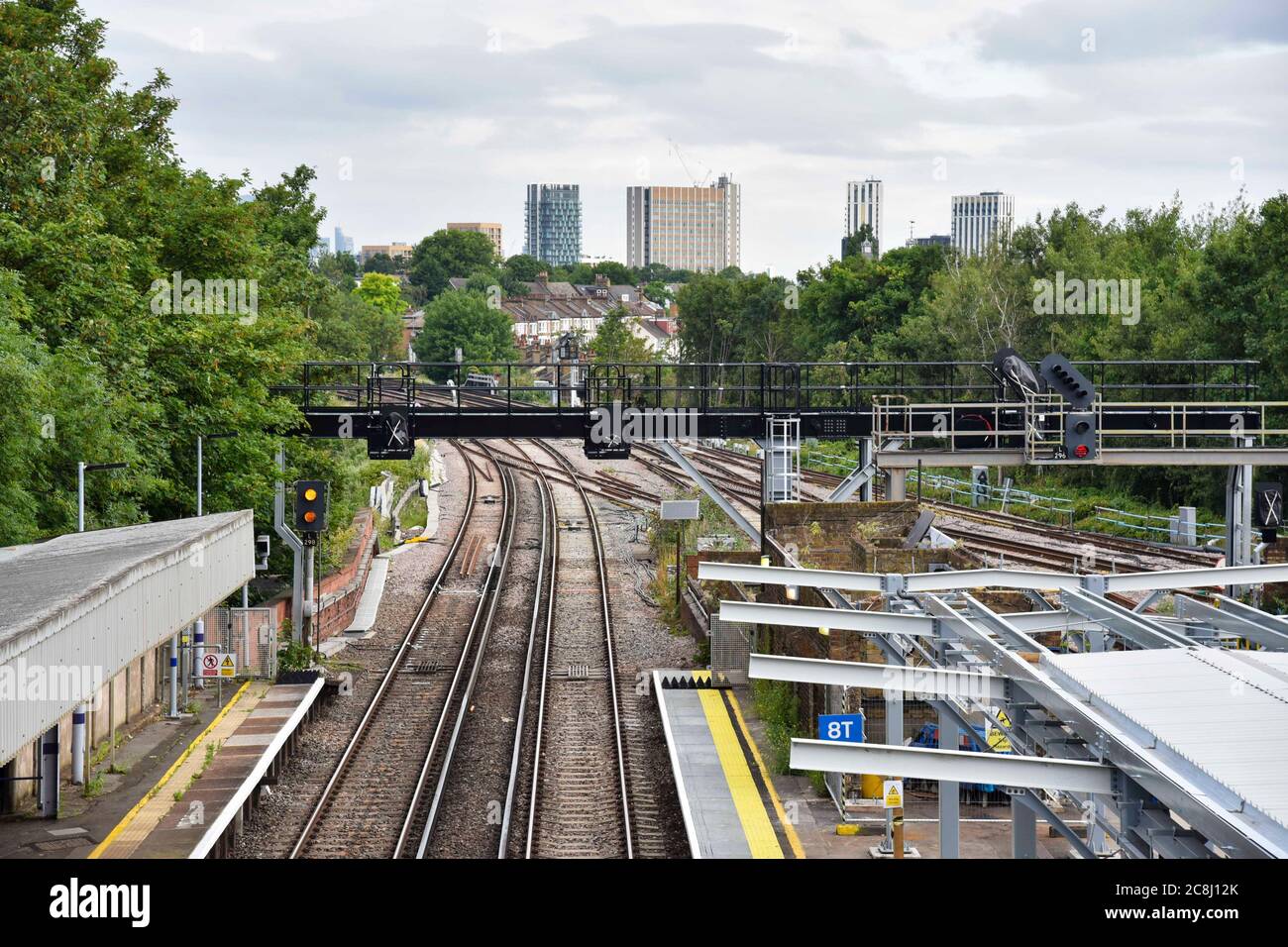 Signal gantry hi-res stock photography and images - Alamy