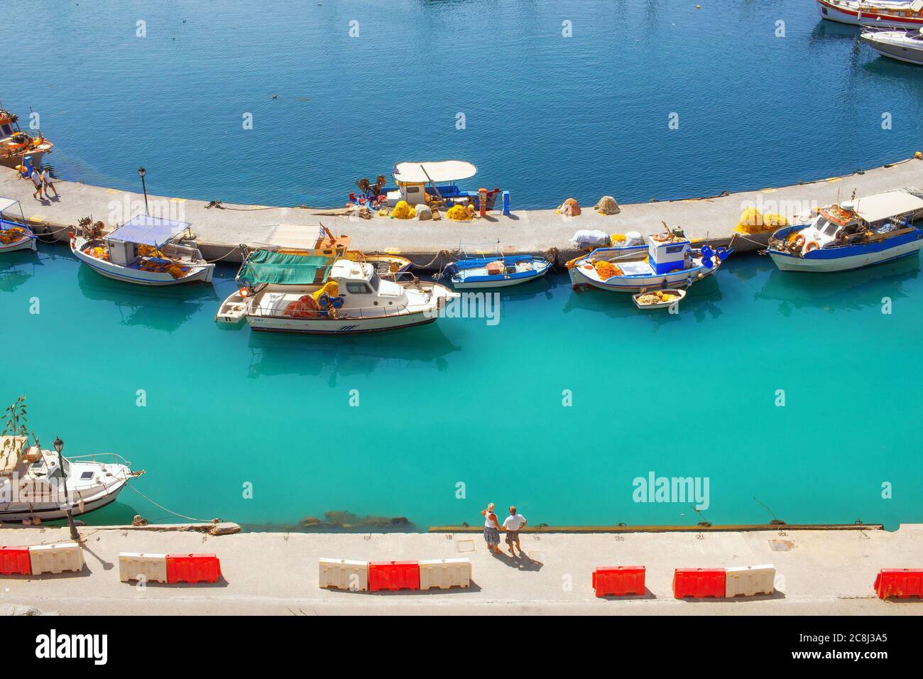 Port of santorini hi-res stock photography and images - Alamy