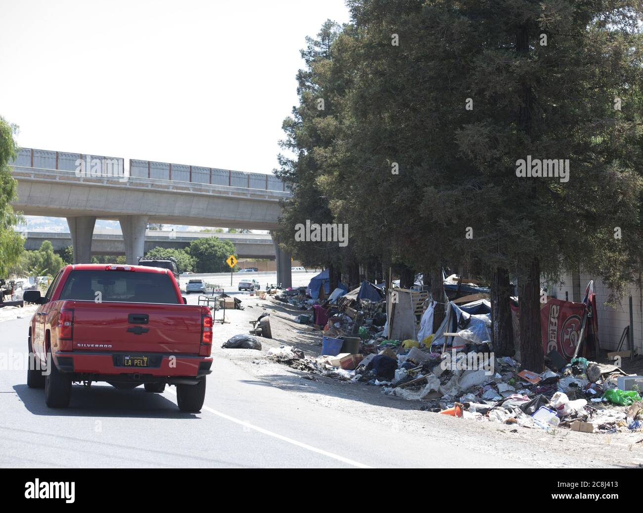 101 freeway homeless hi-res stock photography and images - Alamy