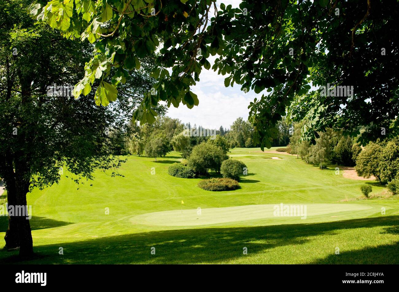 Hilly golf course hi-res stock photography and images - Alamy