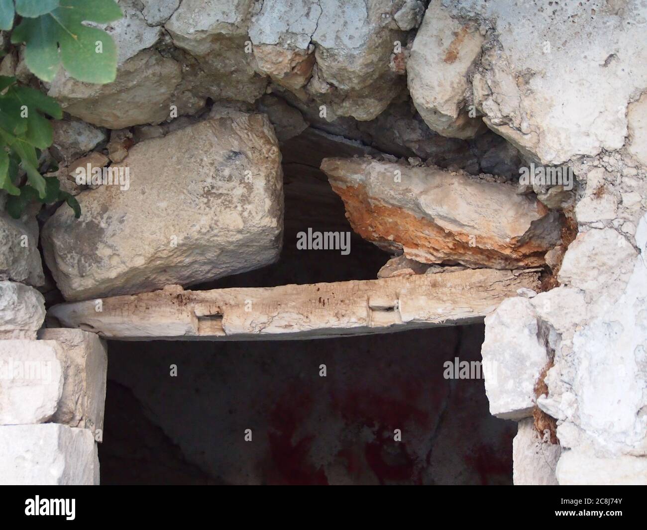 Crumbling building, Crete Stock Photo - Alamy