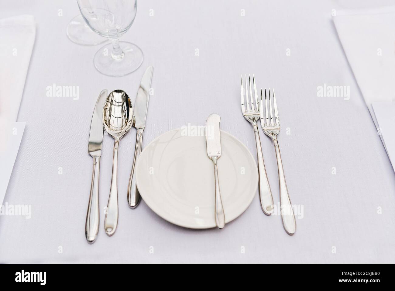 Silver wedding cutlery hi-res stock photography and images - Alamy