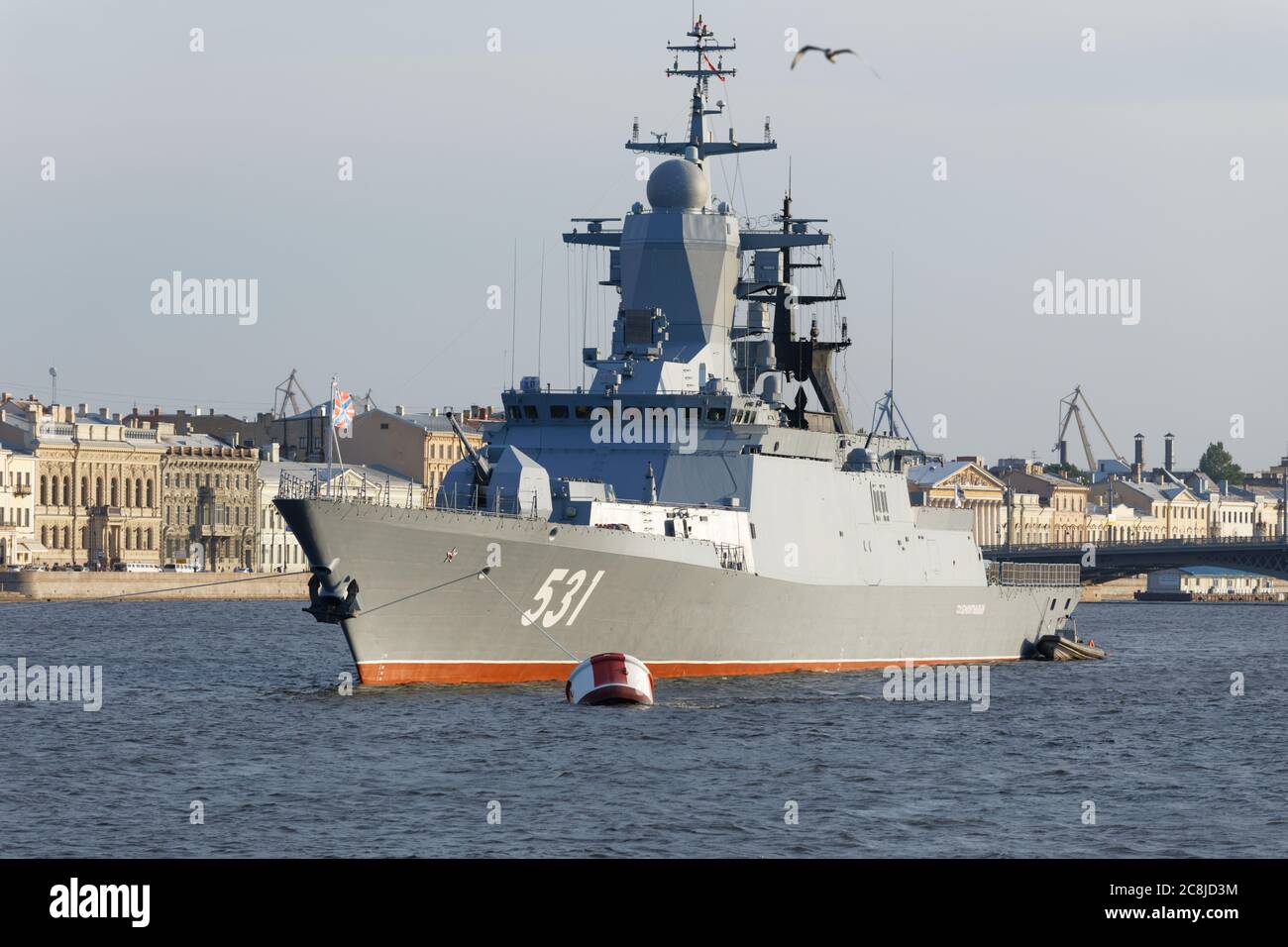 Russian Navy Steregushchy-class corvette Soobrazitelny on Neva river in ...