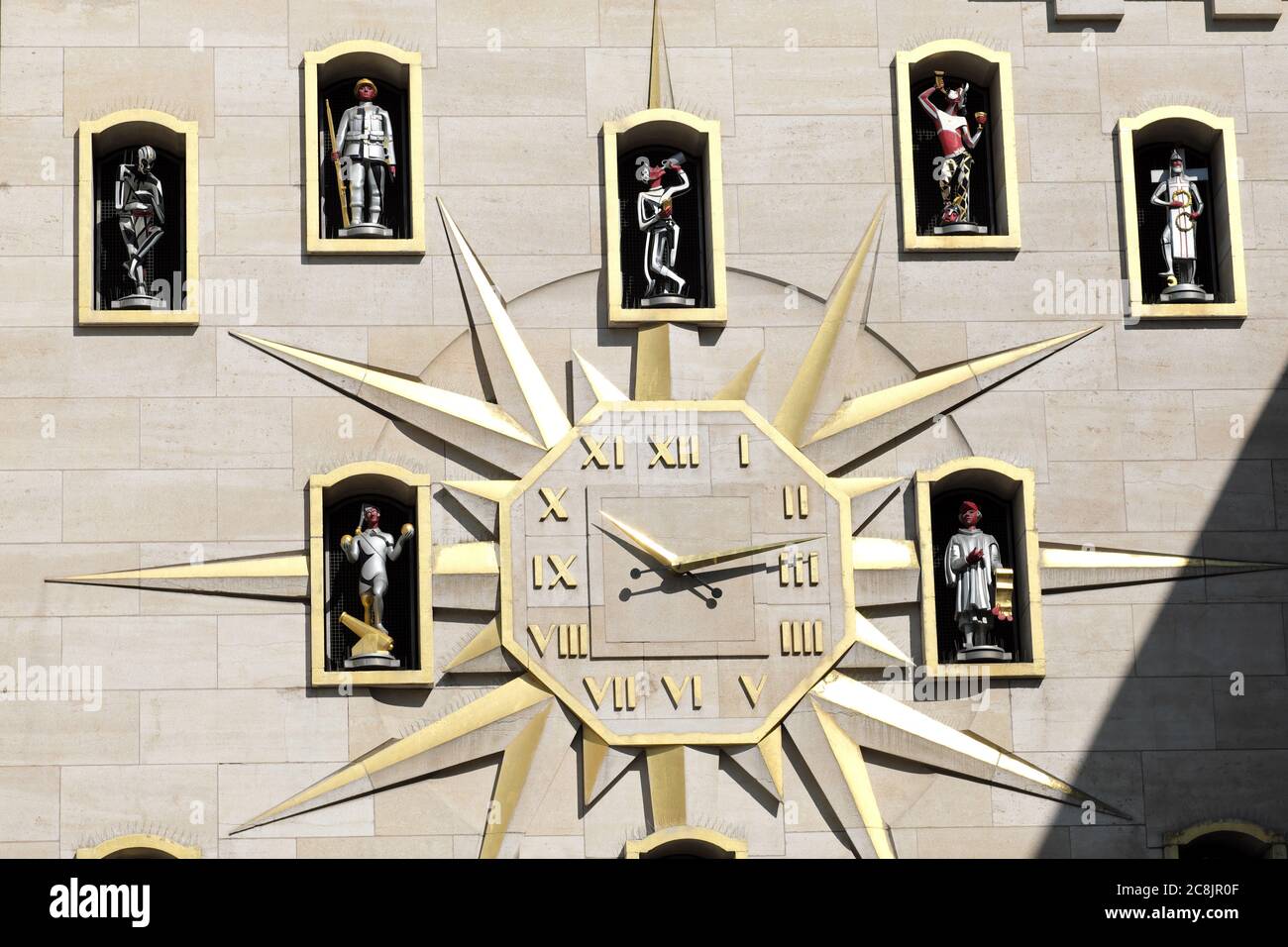 Brussels, Belgium - the Klokkenspel van de Kunstbergornamental features ...