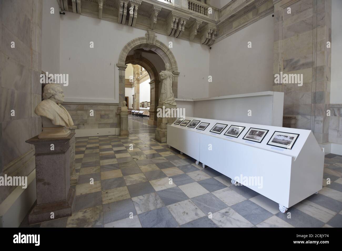 India bengal victoria memorial interior hi-res stock photography and ...
