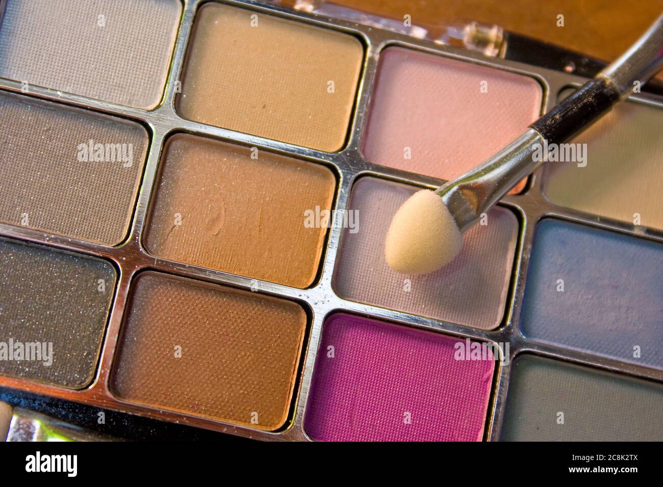 Powder makeup applicator hi-res stock photography and images - Alamy
