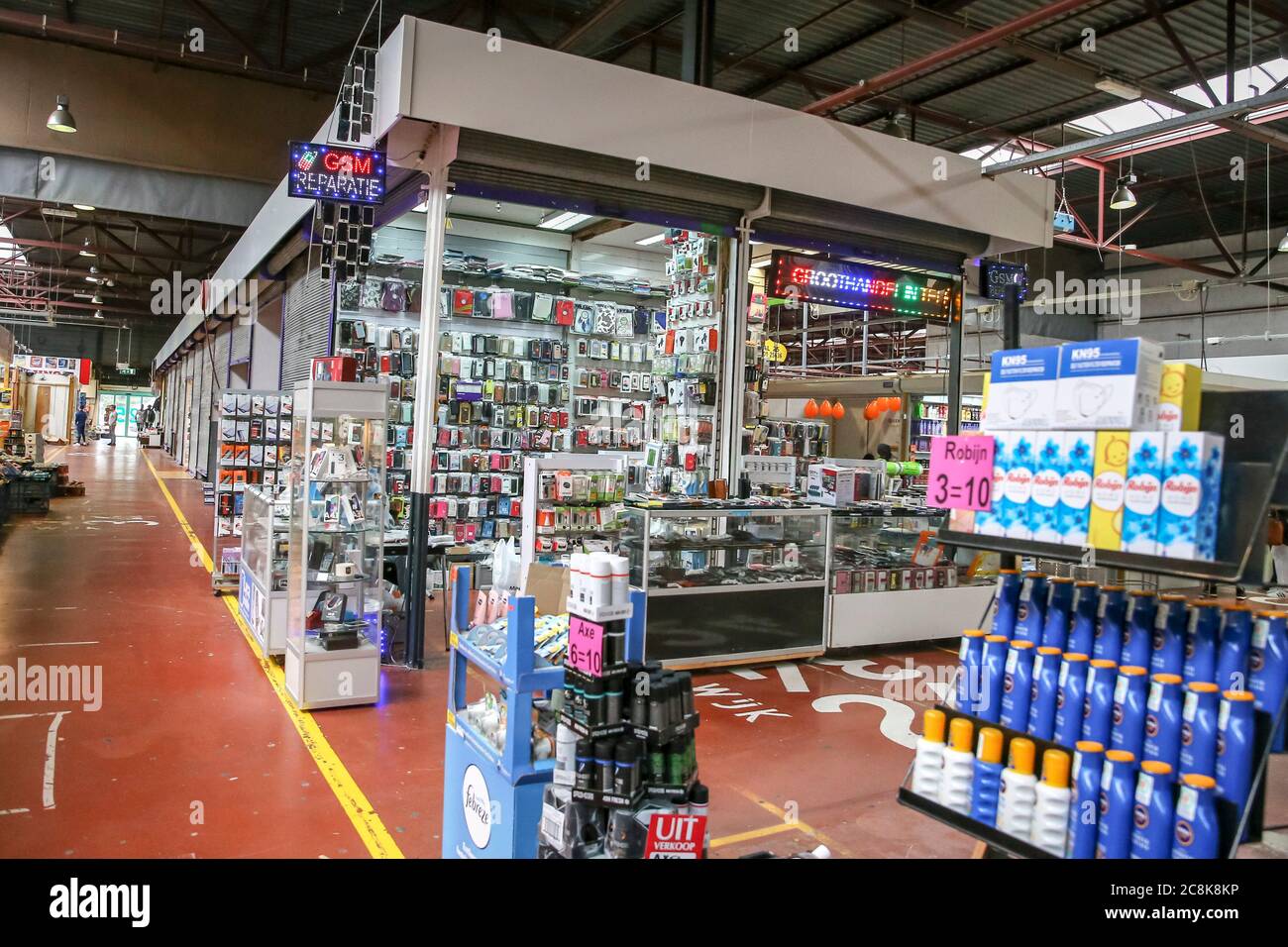 Bazaar beverwijk telefoonhoesjes hi-res stock photography and images ...