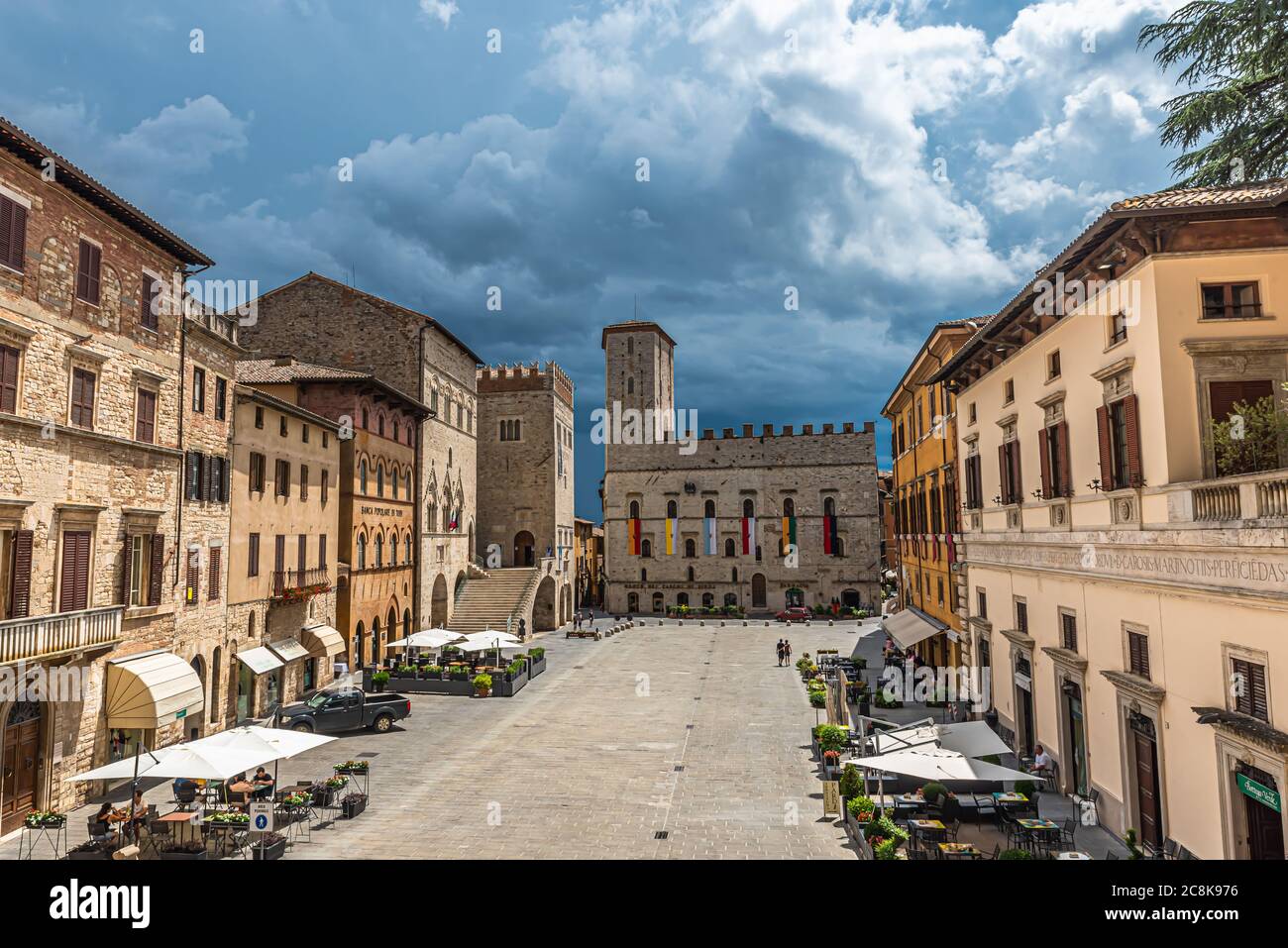 Todi, a terrace on Umbria, a jewel of art and culture. The ideal city ...