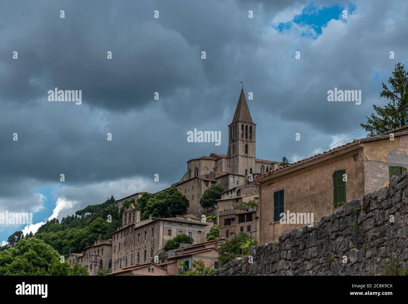 Todi, a terrace on Umbria, a jewel of art and culture. The ideal city ...