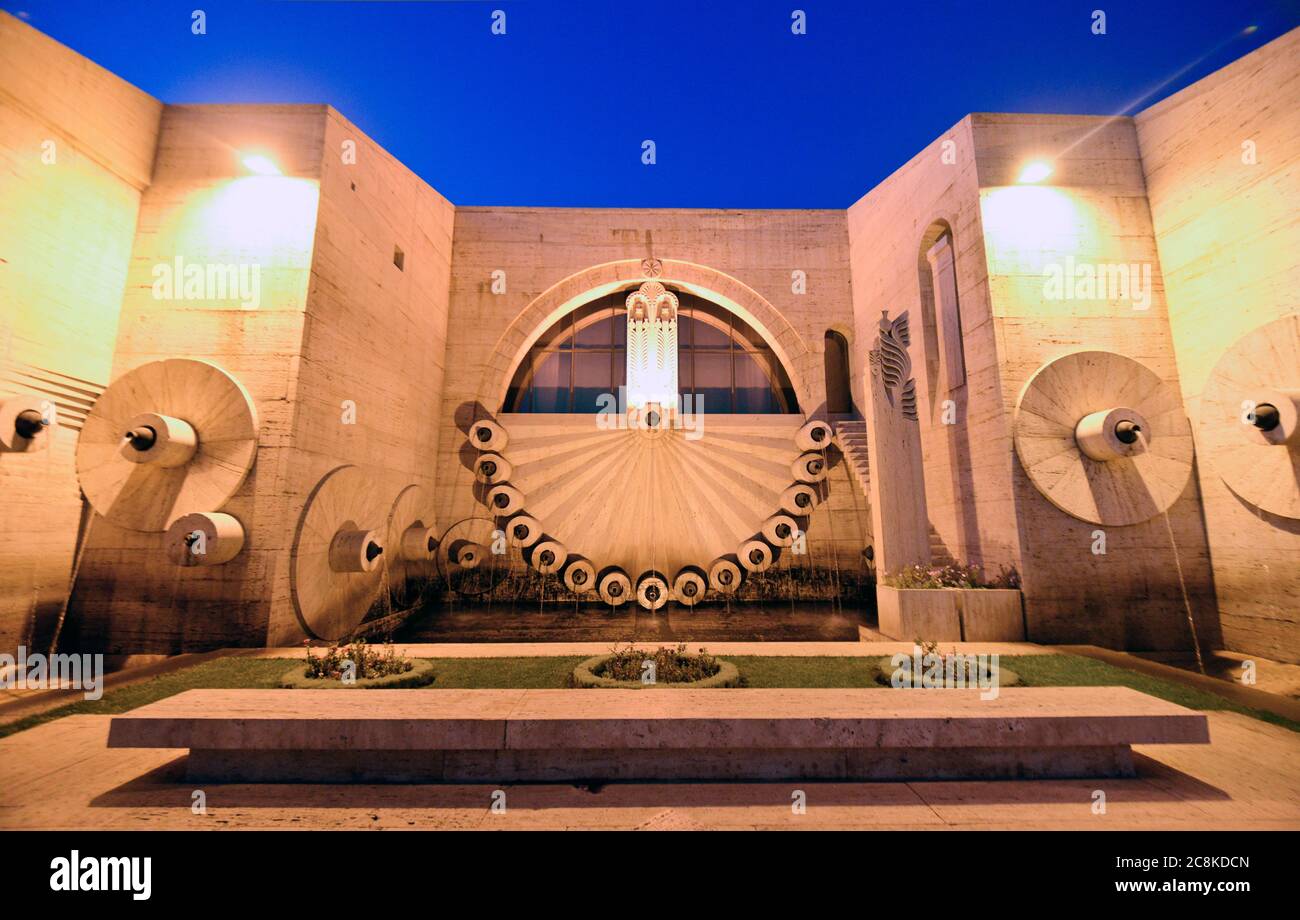 Cascade complex hi-res stock photography and images - Alamy