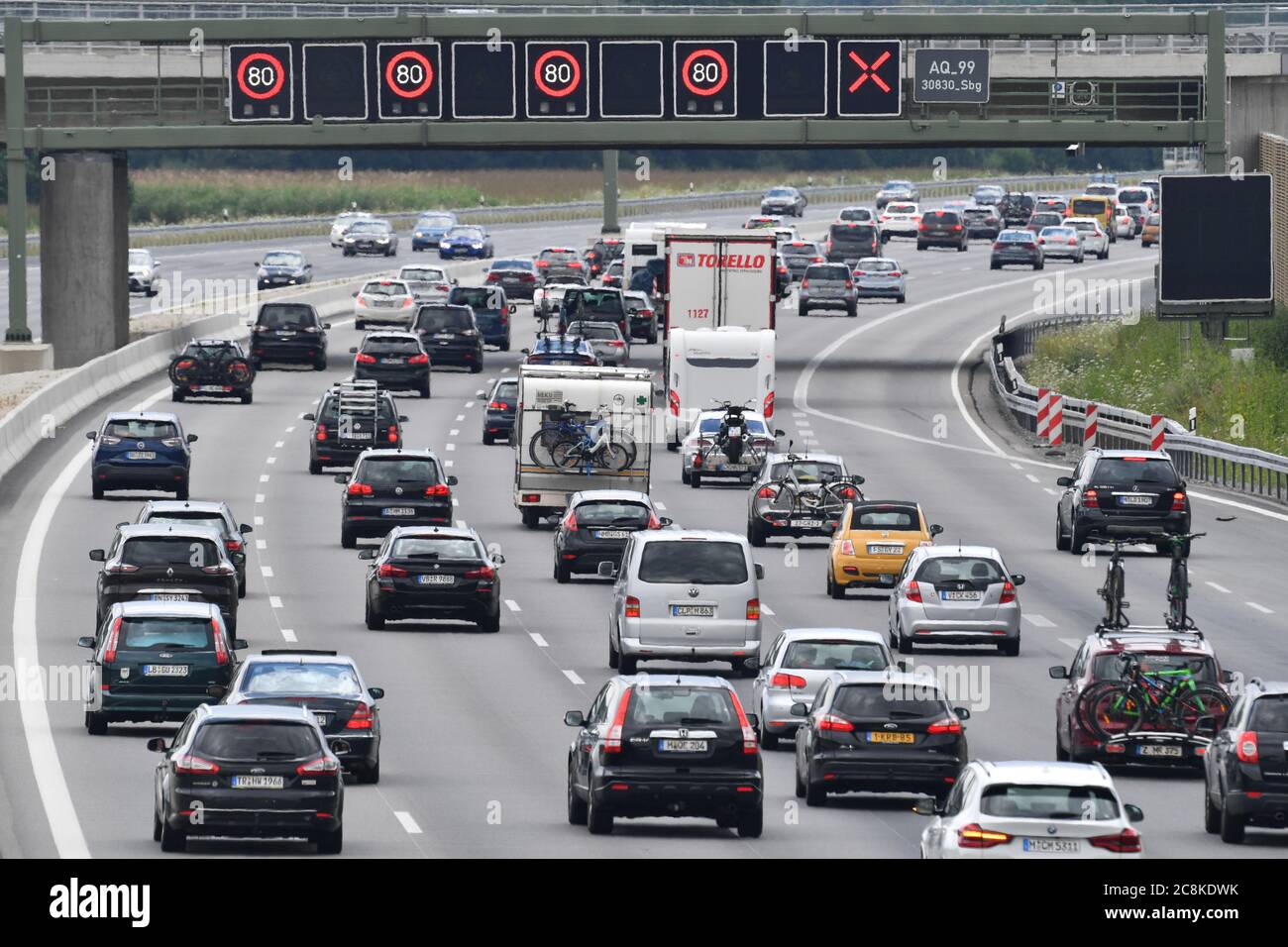 Autobahn A99 on July 25th, 2020 after the start of the summer holidays ...
