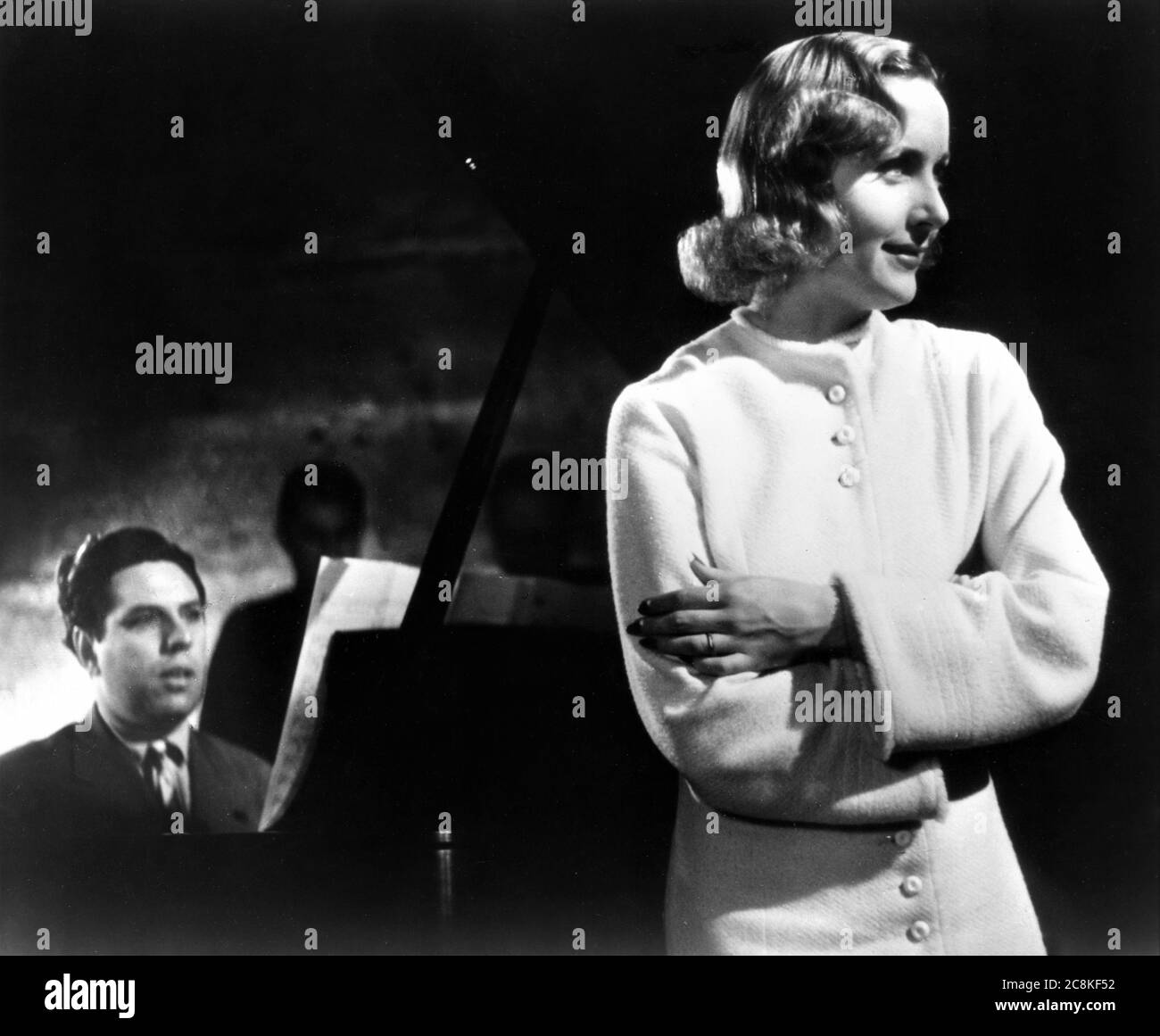 Paramount Voice Coach AL SIEGEL and CAROLE LOMBARD on set candid ...