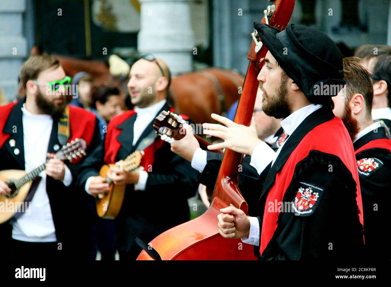 Portuguese singers hi-res stock photography and images - Alamy