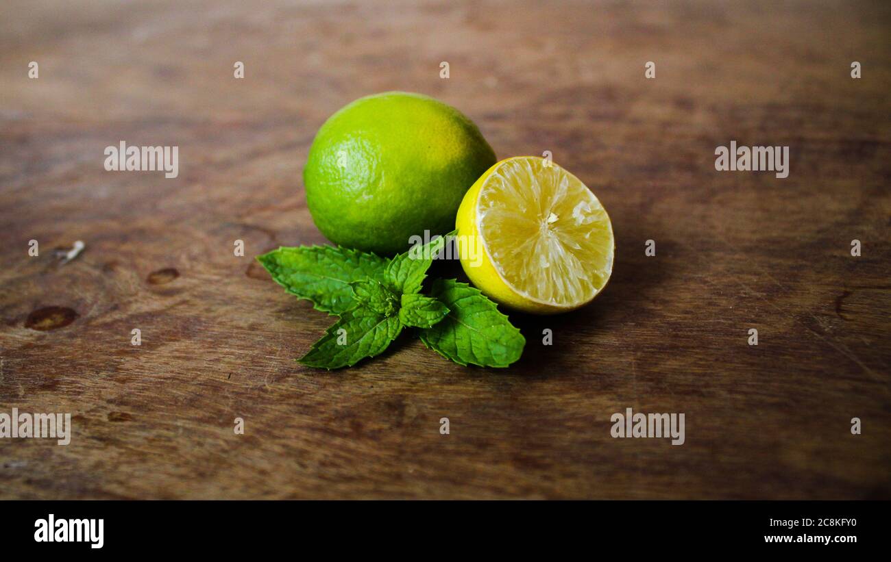 Ripe lemons lemon leaves hi-res stock photography and images - Alamy