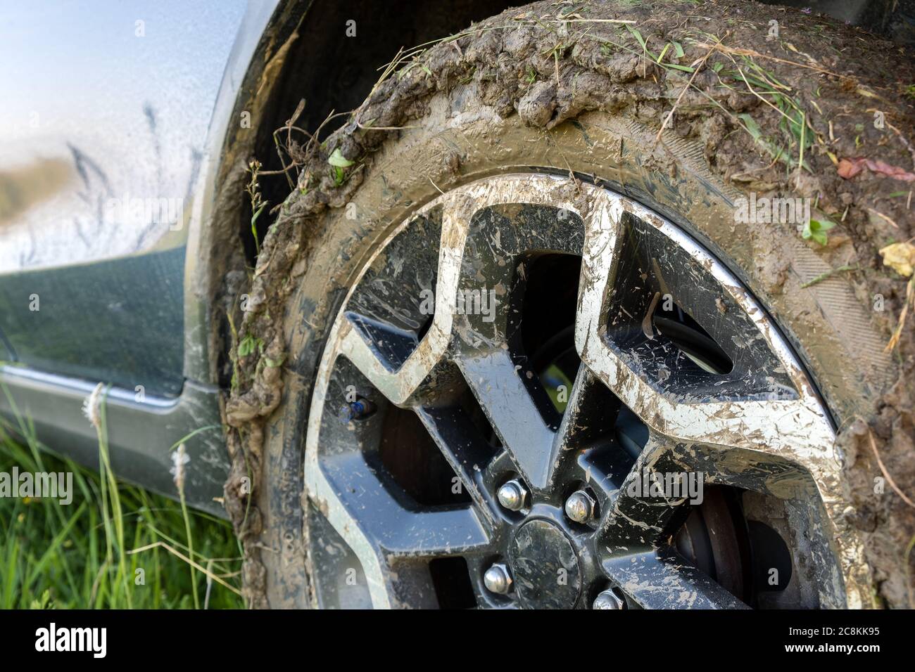 Mud covered wheels hi-res stock photography and images - Alamy