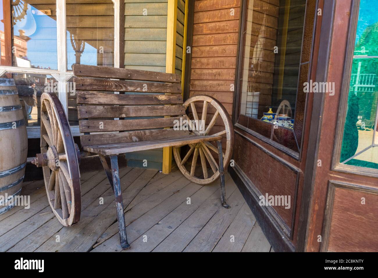 Old wooden garden bench hi-res stock photography and images - Alamy