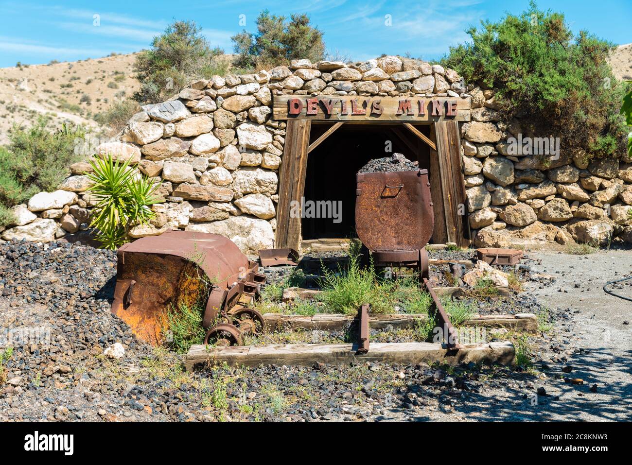 Old mine entrance hi-res stock photography and images - Alamy