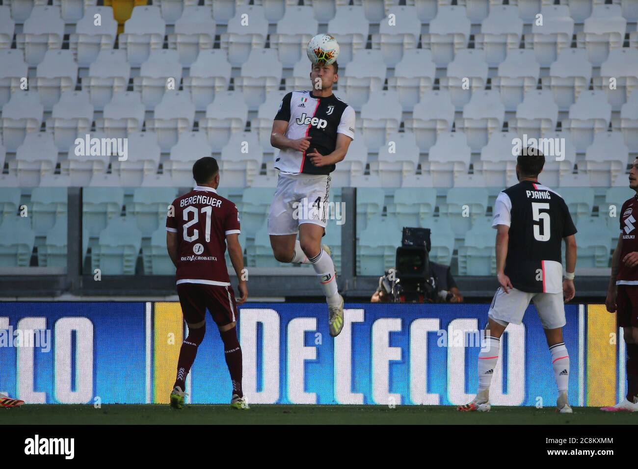 matthijs DE LIGT comes off imperiously Stock Photo - Alamy