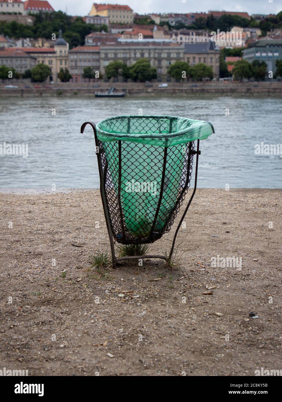 Trash icons waste bin hi-res stock photography and images - Alamy