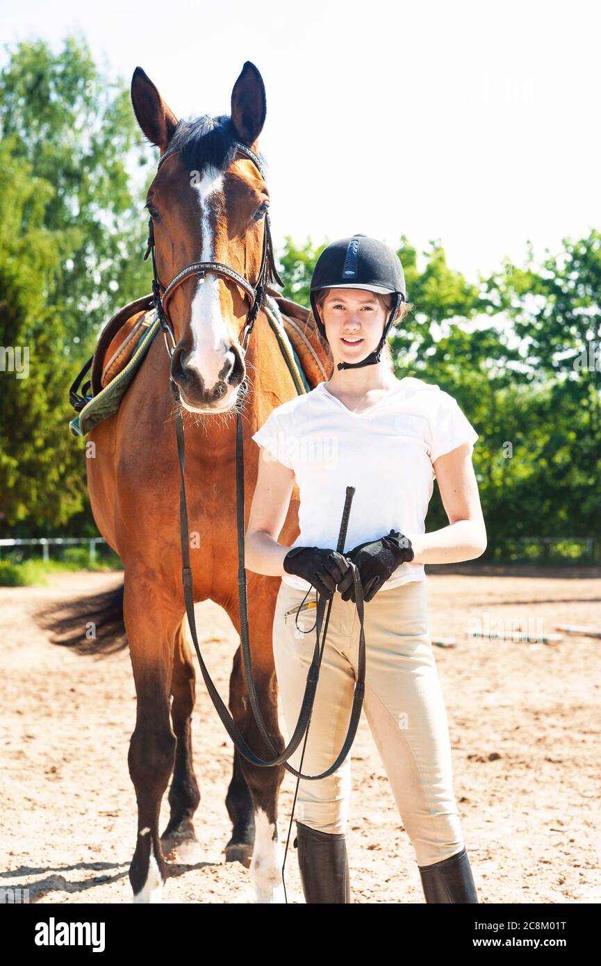 Equestrian girl hi-res stock photography and images - Alamy