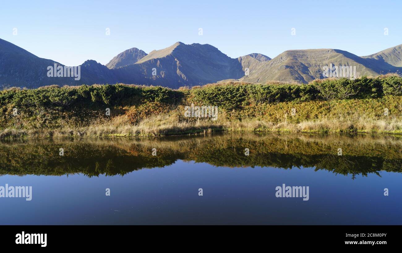 Rocky mountain peak view grassy hi-res stock photography and images - Alamy