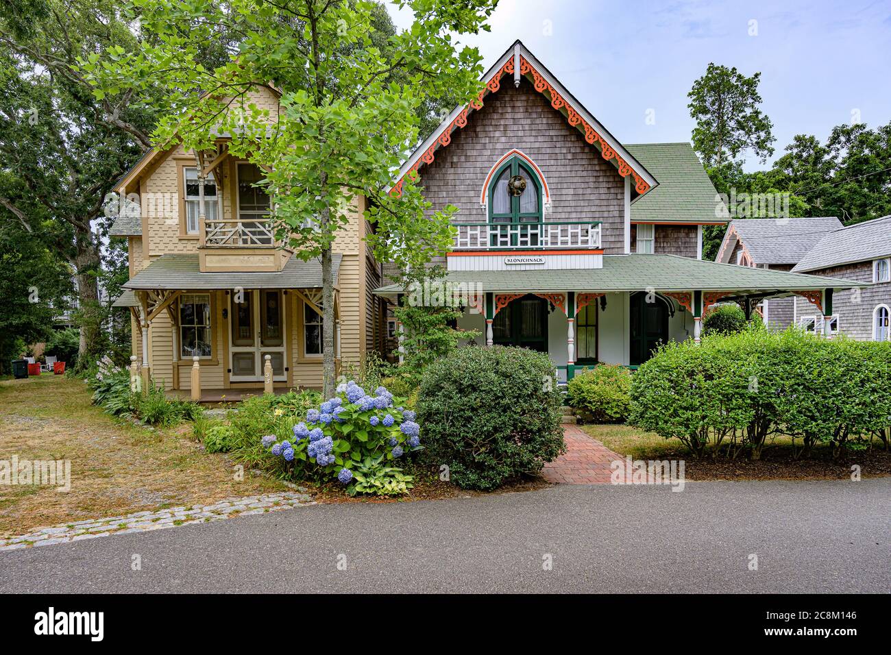 Gingerbread cottages on Martha's Vineyard Stock Photo - Alamy