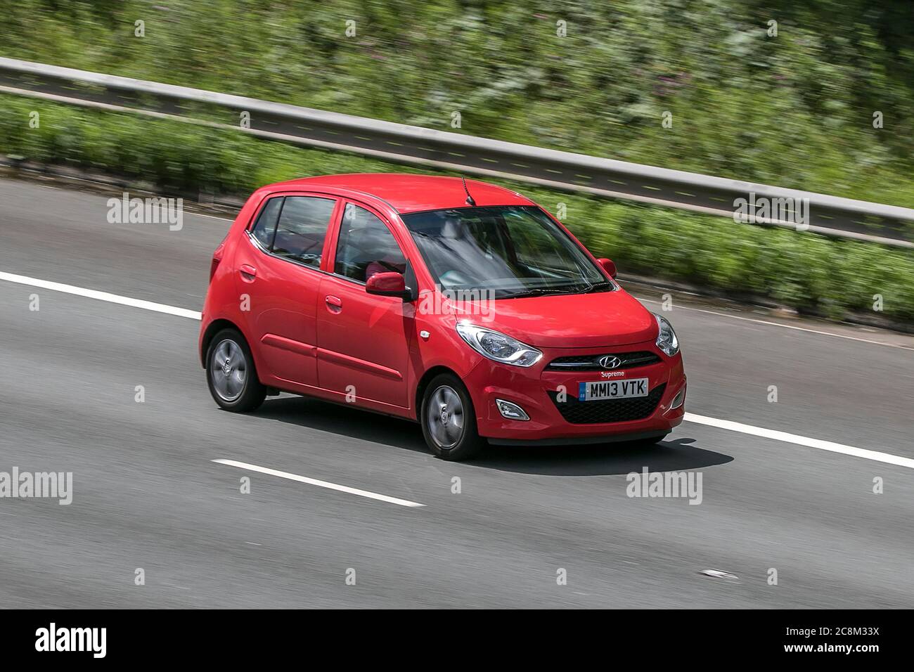 2013 red hyundai i10 active hi-res stock photography and images - Alamy