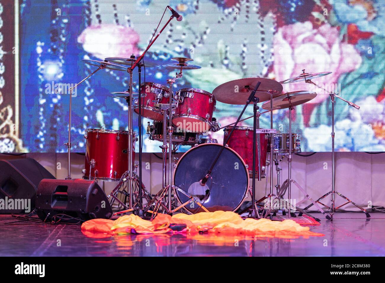 Texture background for design. Stage light. Musical instruments and ...