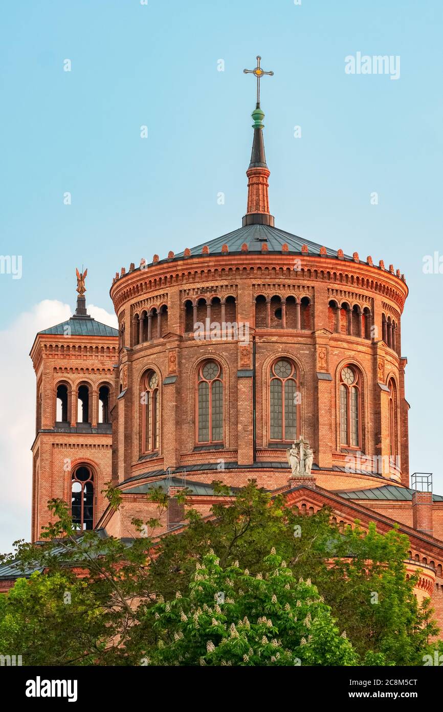 Red brick church hi-res stock photography and images - Alamy