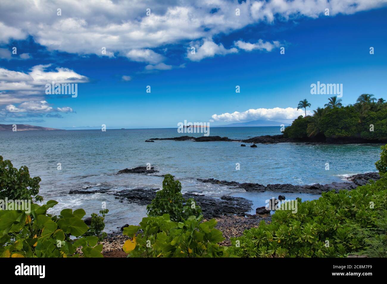Molokini island hi-res stock photography and images - Alamy