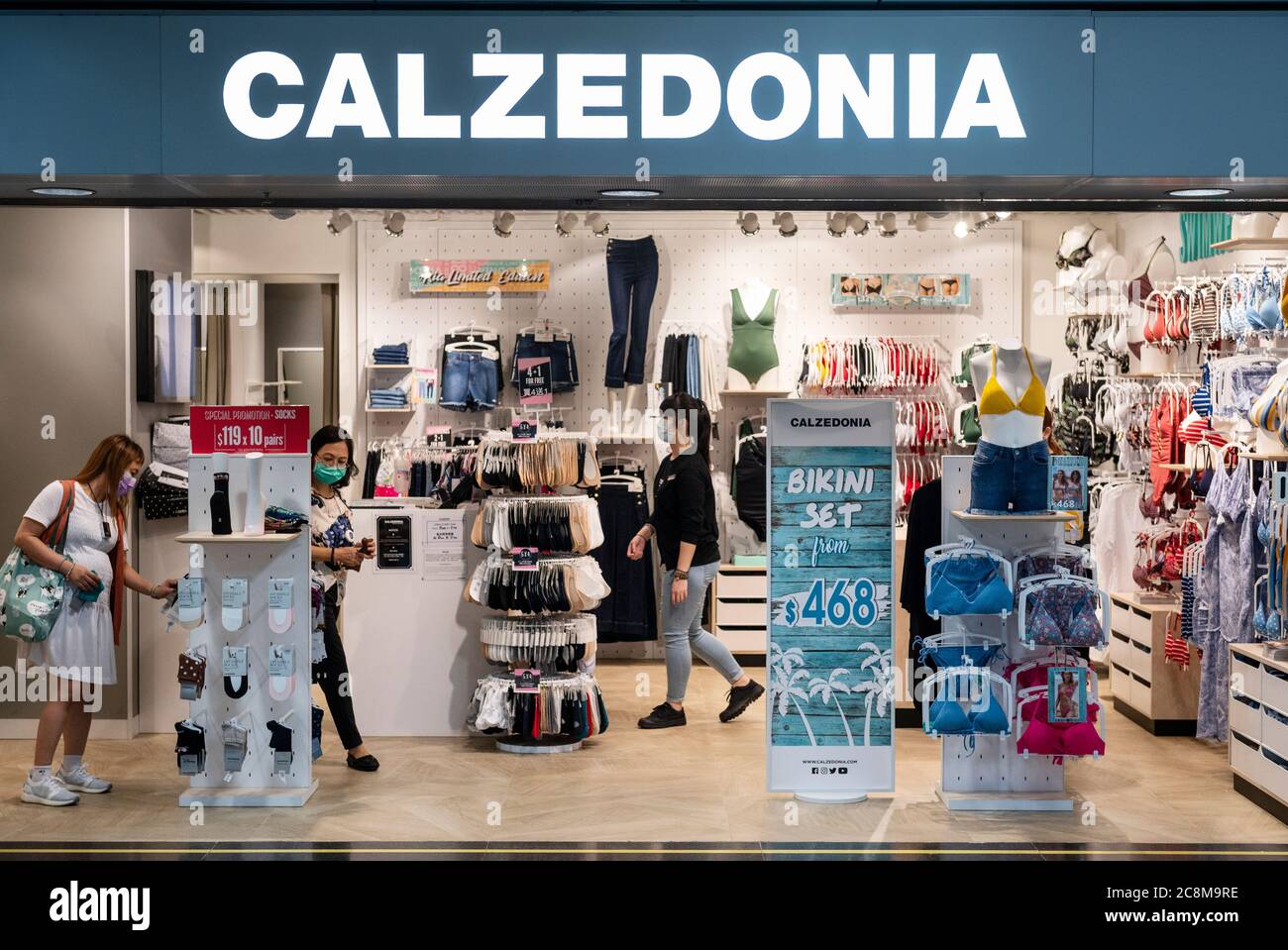 Calzedonia sign hi-res stock photography and images - Alamy