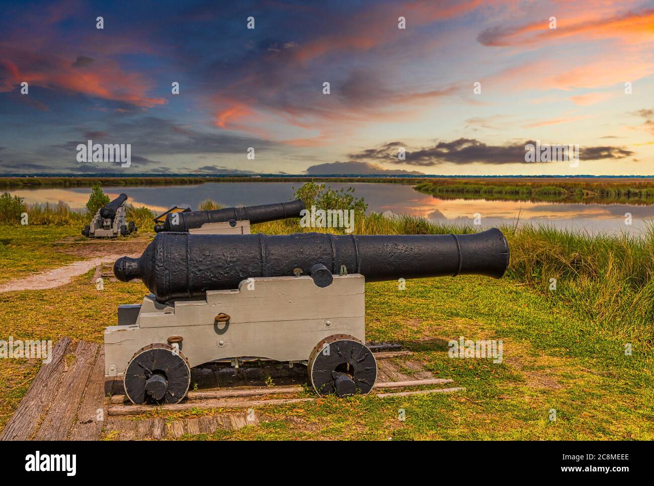 Cannons 1700s hi-res stock photography and images - Alamy