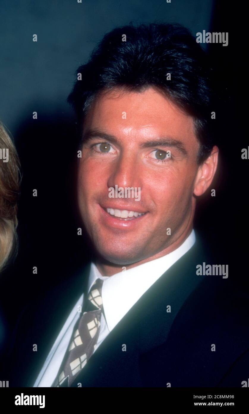 Entertainment tonight et hi-res stock photography and images - Alamy