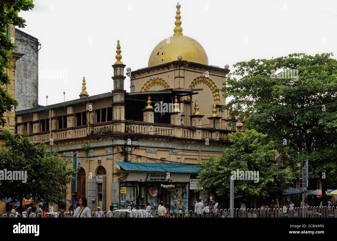 Mosque temple and dome, central Yangon, Myanmar Stock Photo - Alamy