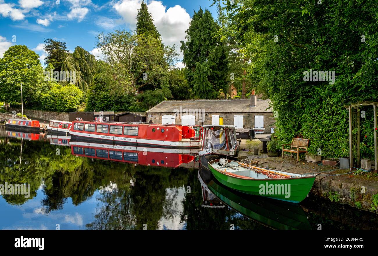 Linlithgow canal hi-res stock photography and images - Alamy